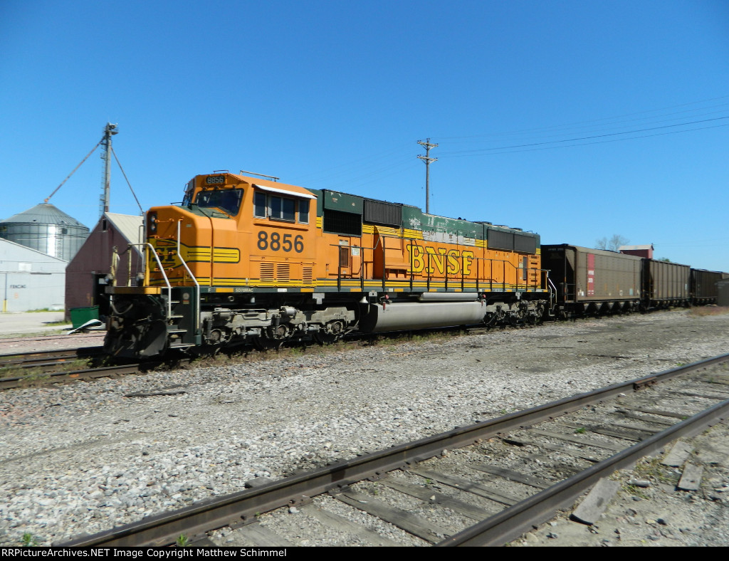 BNSF 8856 - DPU